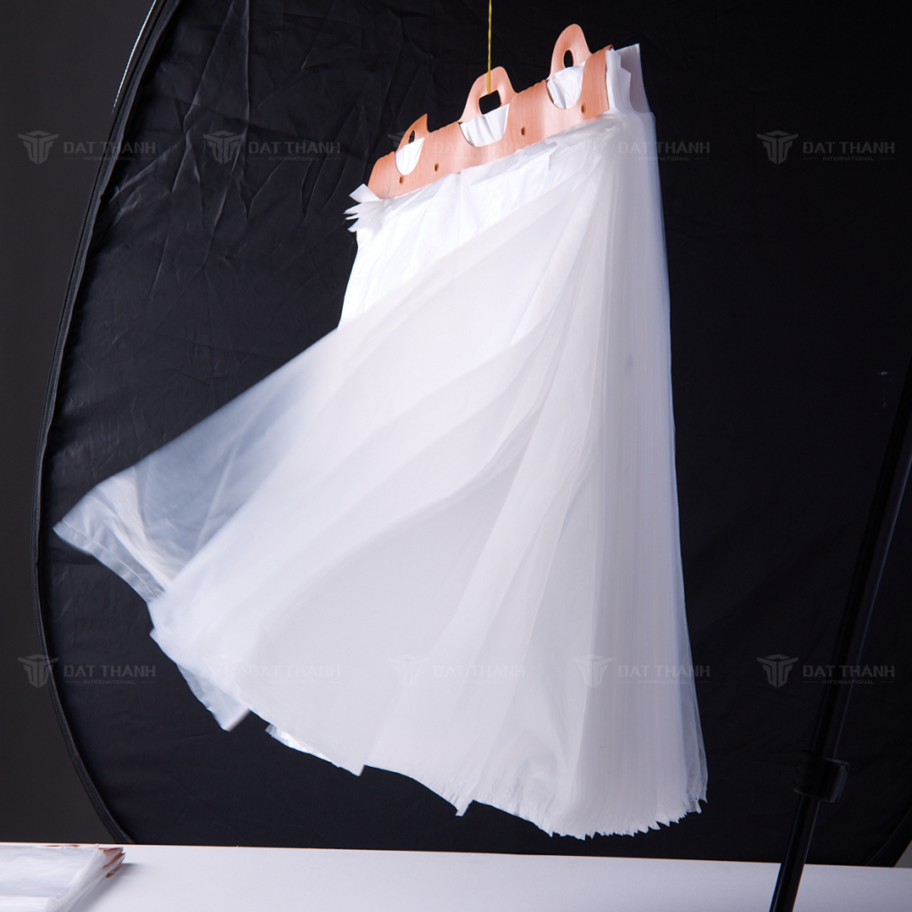 HDPE PLASTIC HEADER BAGS (TÚI TREO CÓ NẸP) – Dat Thanh International